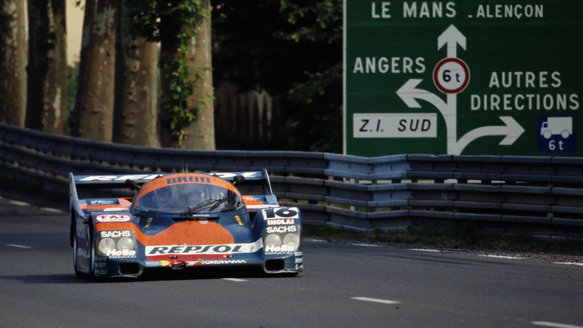 Porsche 962 from last-ever production run goes up for auction - Motor ...