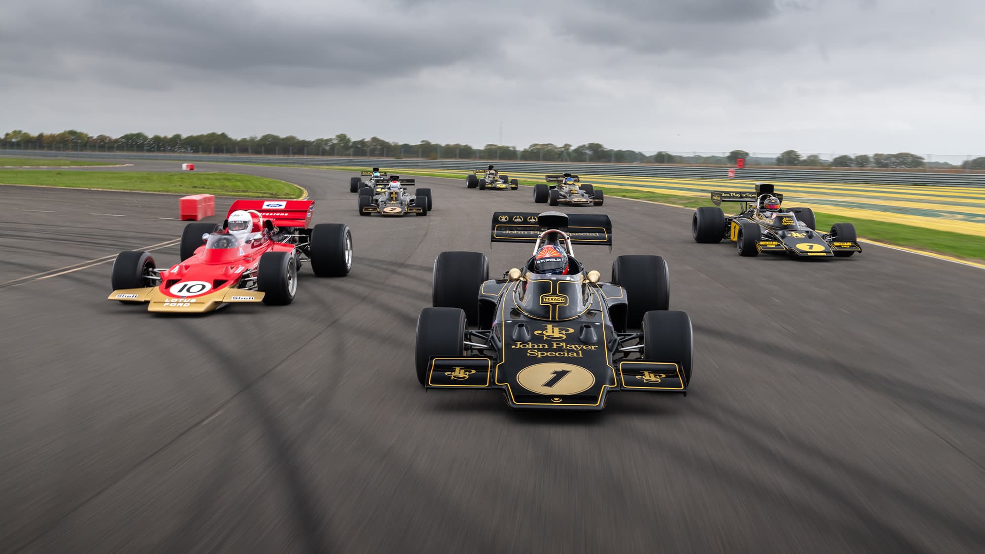 Video: Emerson Fittipaldi returns to Lotus at head of Type 72 ...