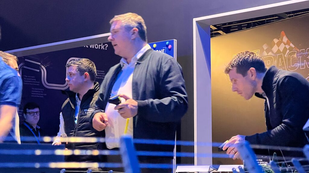 Ultimate Scalextric set revealed: visitors can race on Silverstone ...